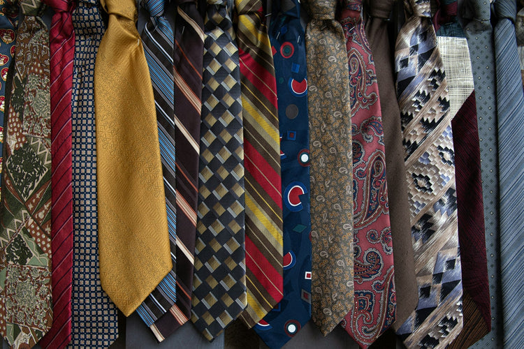 How Long Should a Tie Be? The Proper Tie Length Explained – StudioSuits